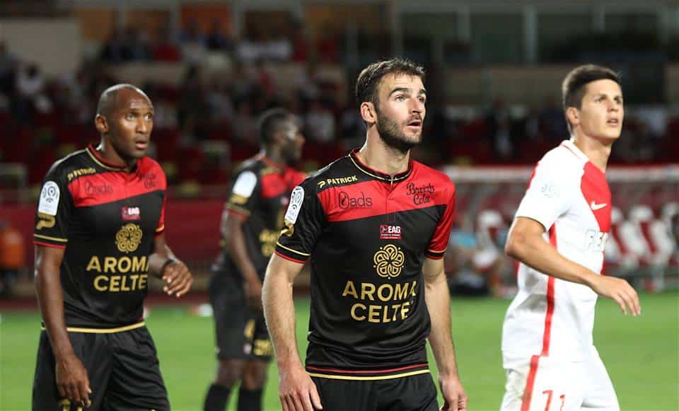 Les nouveaux maillots de l'En Avant de Guingamp par Patrick