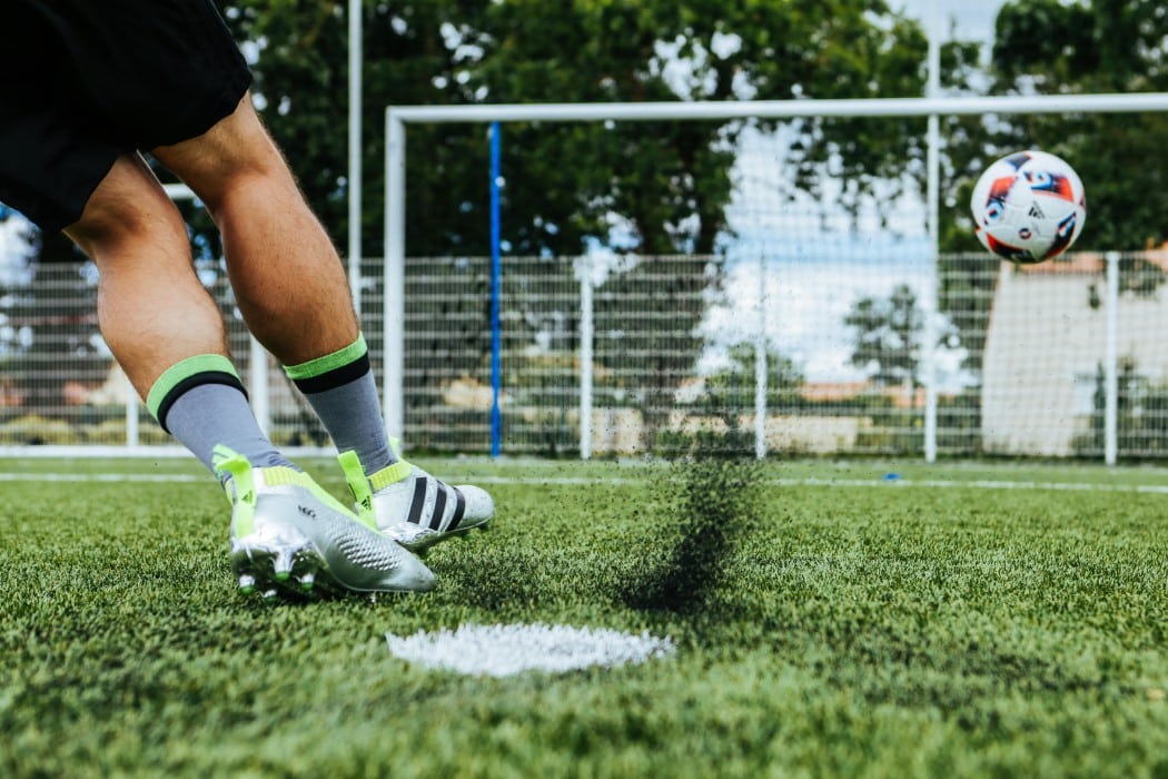 Shooting : adidas ACE16+ Pure Control X FRACAS - footpack.