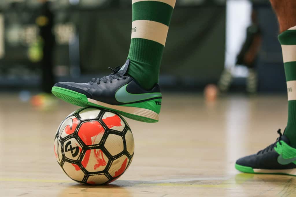 Quelles chaussures pour le foot à 5 - footpack.