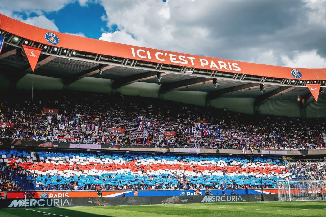 Maillot du PSG : l'histoire de la bande Hechter