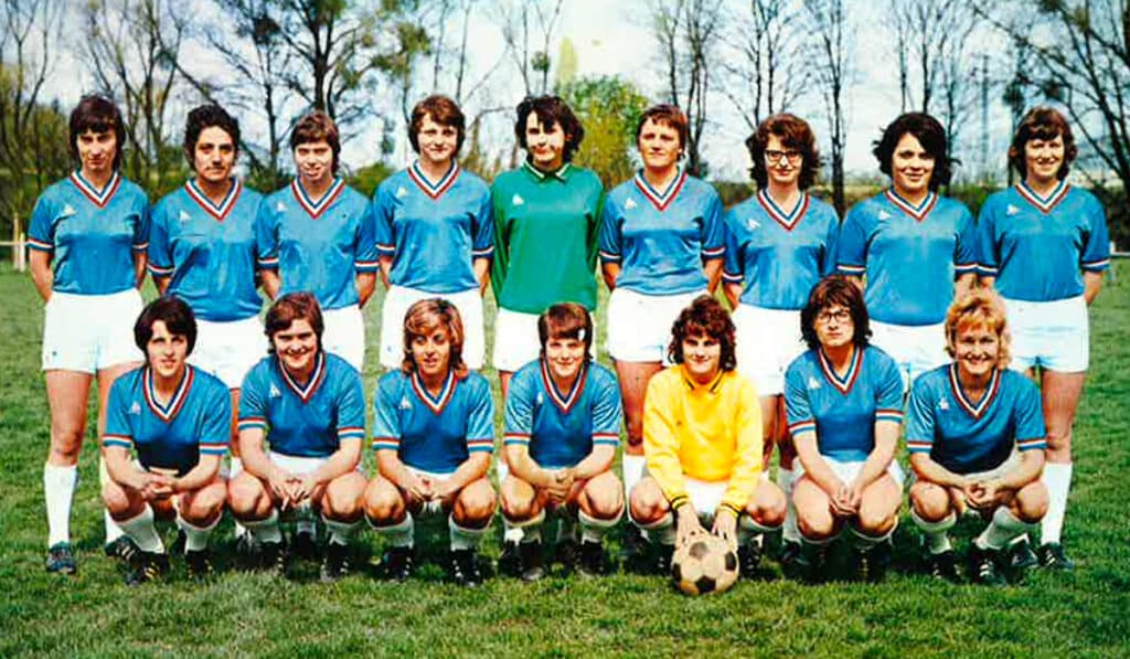 Reims : un maillot bleu ciel en hommage au football féminin