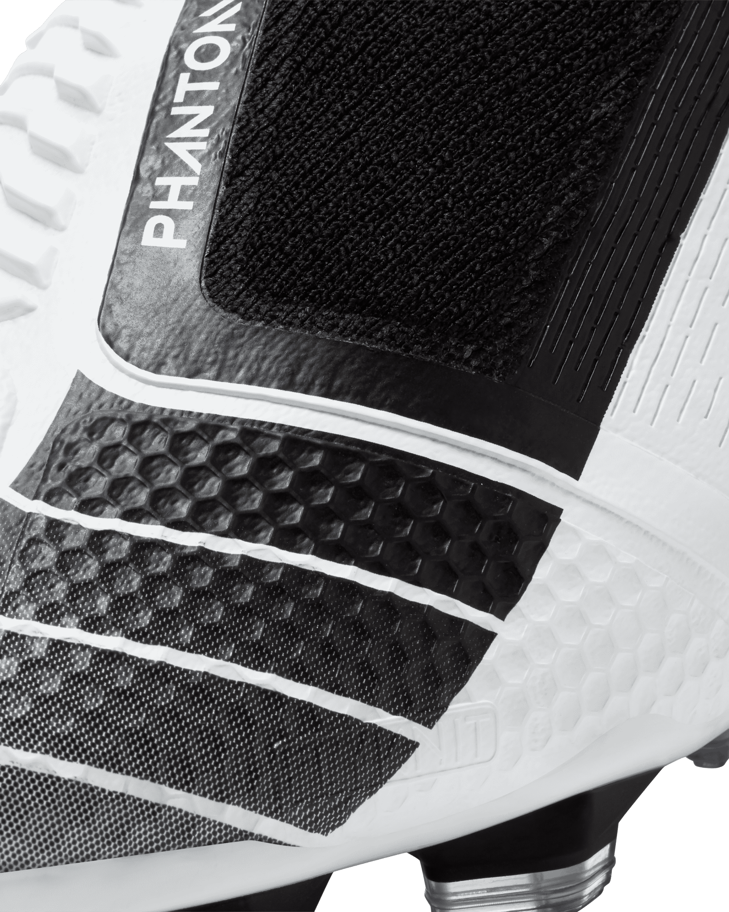 Nike réédite la Total 90 II sur la Nike Phantom Venom d'aujourd'hui