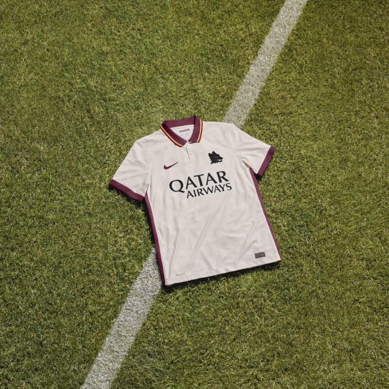 Nike dévoile les maillots 2020-2021 de l'AS Roma - footpack.