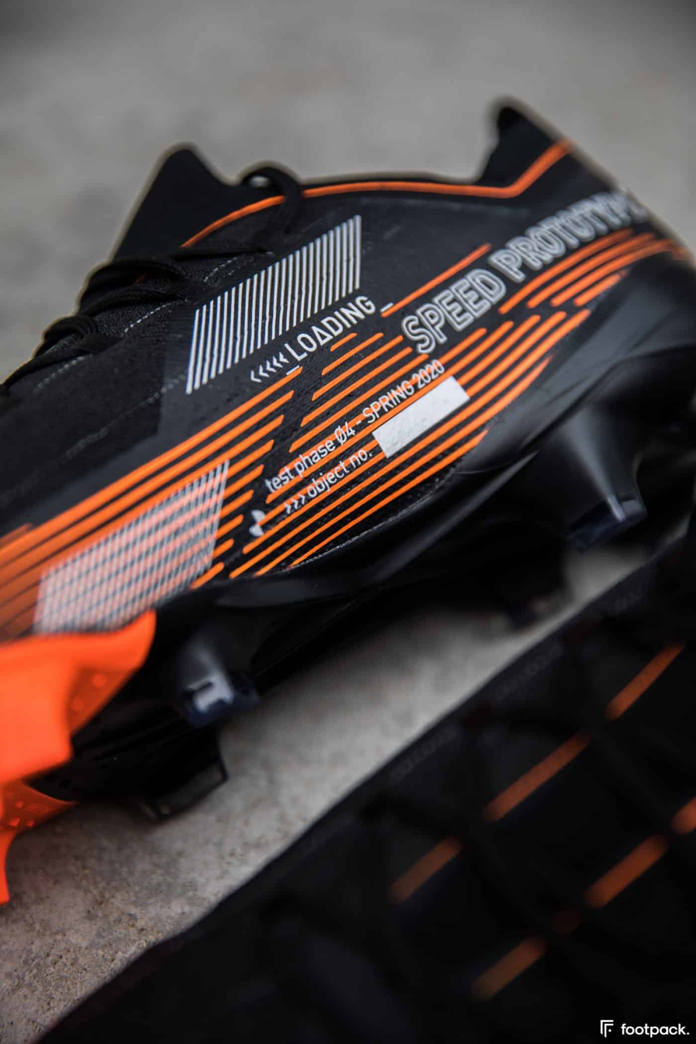 Vitesse et explosivité : les promesses du prototype de crampons Puma