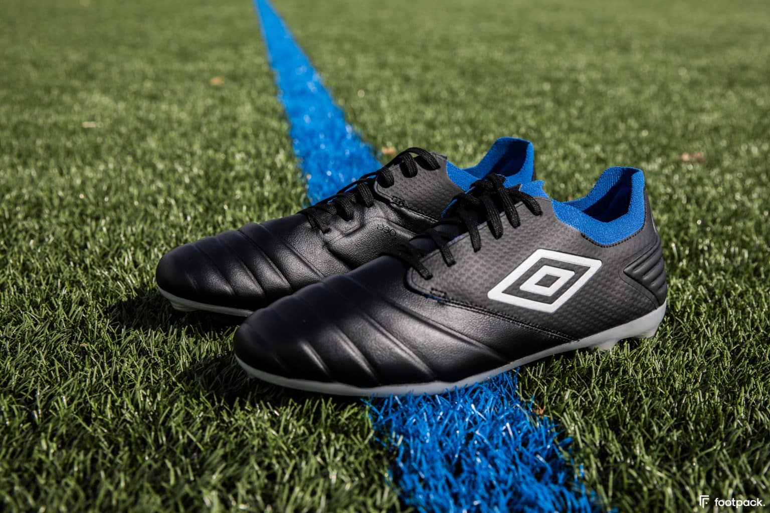 Test des crampons Tocco de la marque Umbro - footpack.