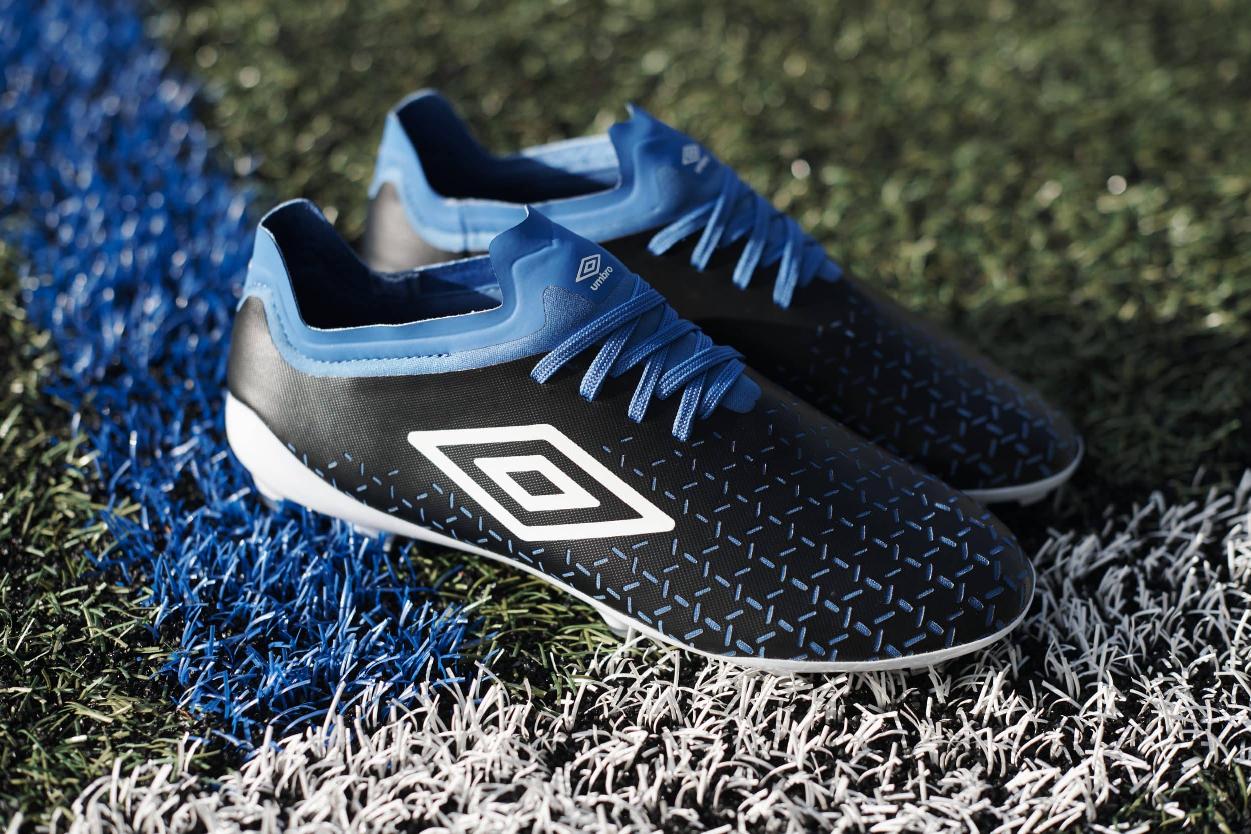 Un nouveau coloris pour la Umbro Velocita 5 - footpack.