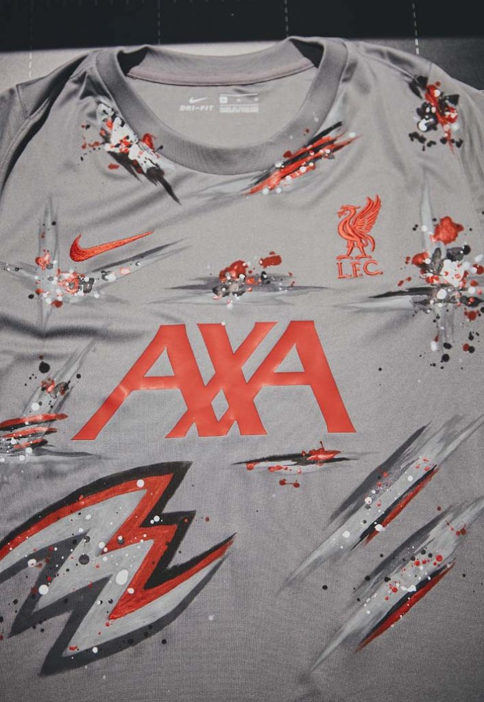 Nike et un artiste londonien revisitent le maillot training de Liverpool