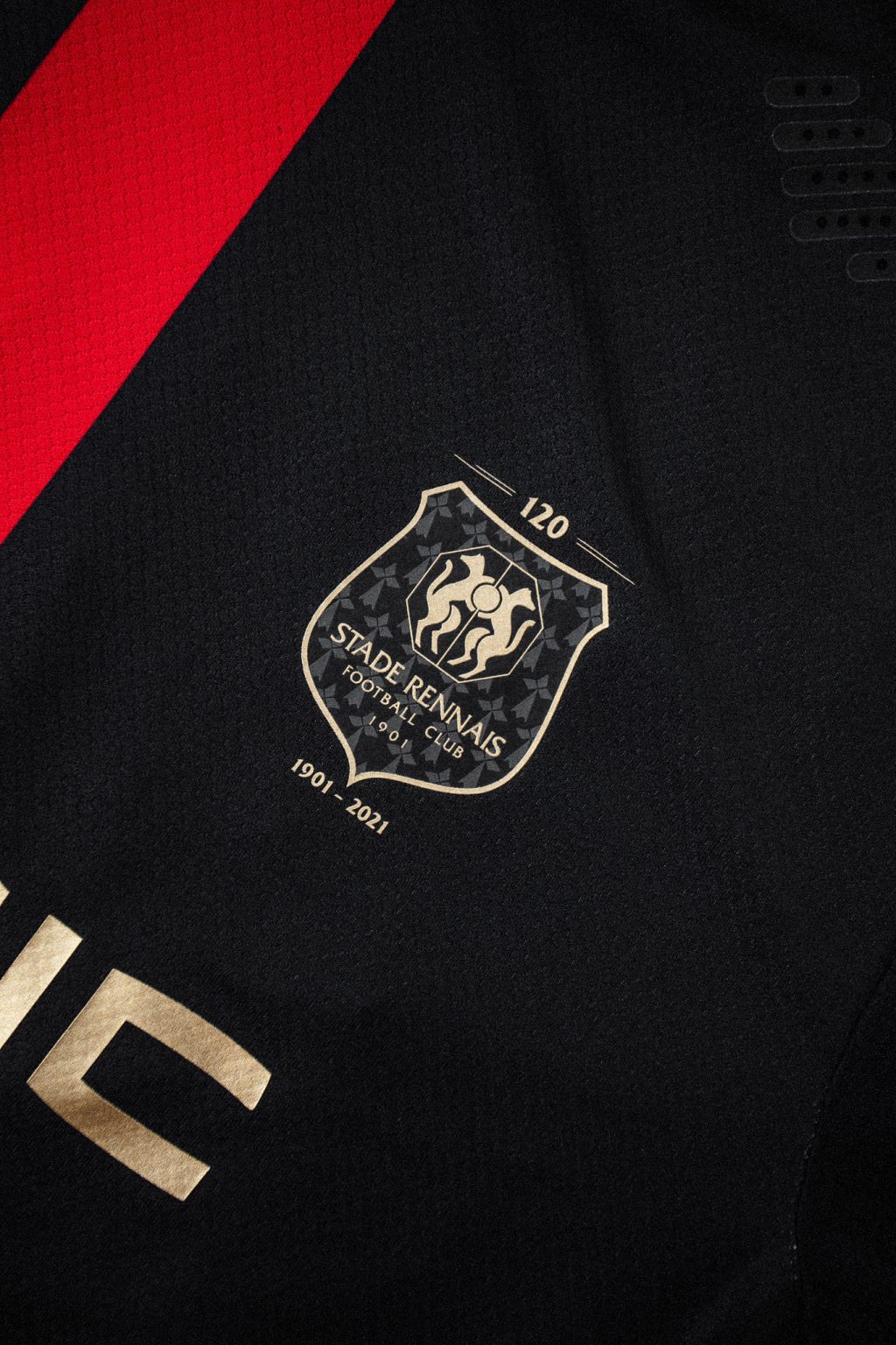 Un maillot anniversaire pour les 120 ans du Stade Rennais - footpack.