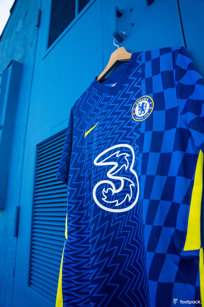 Les maillots de Chelsea 2021-2022 présentés par Nike - footpack.