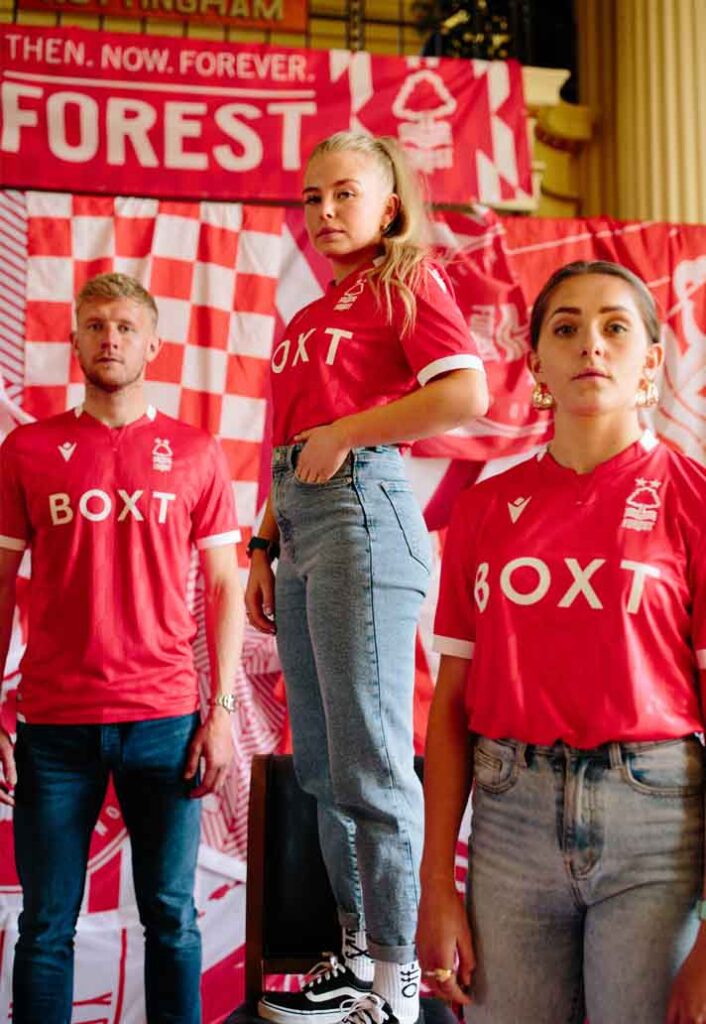 Les maillots 2021-2022 de Nottingham Forest présentés par Macron