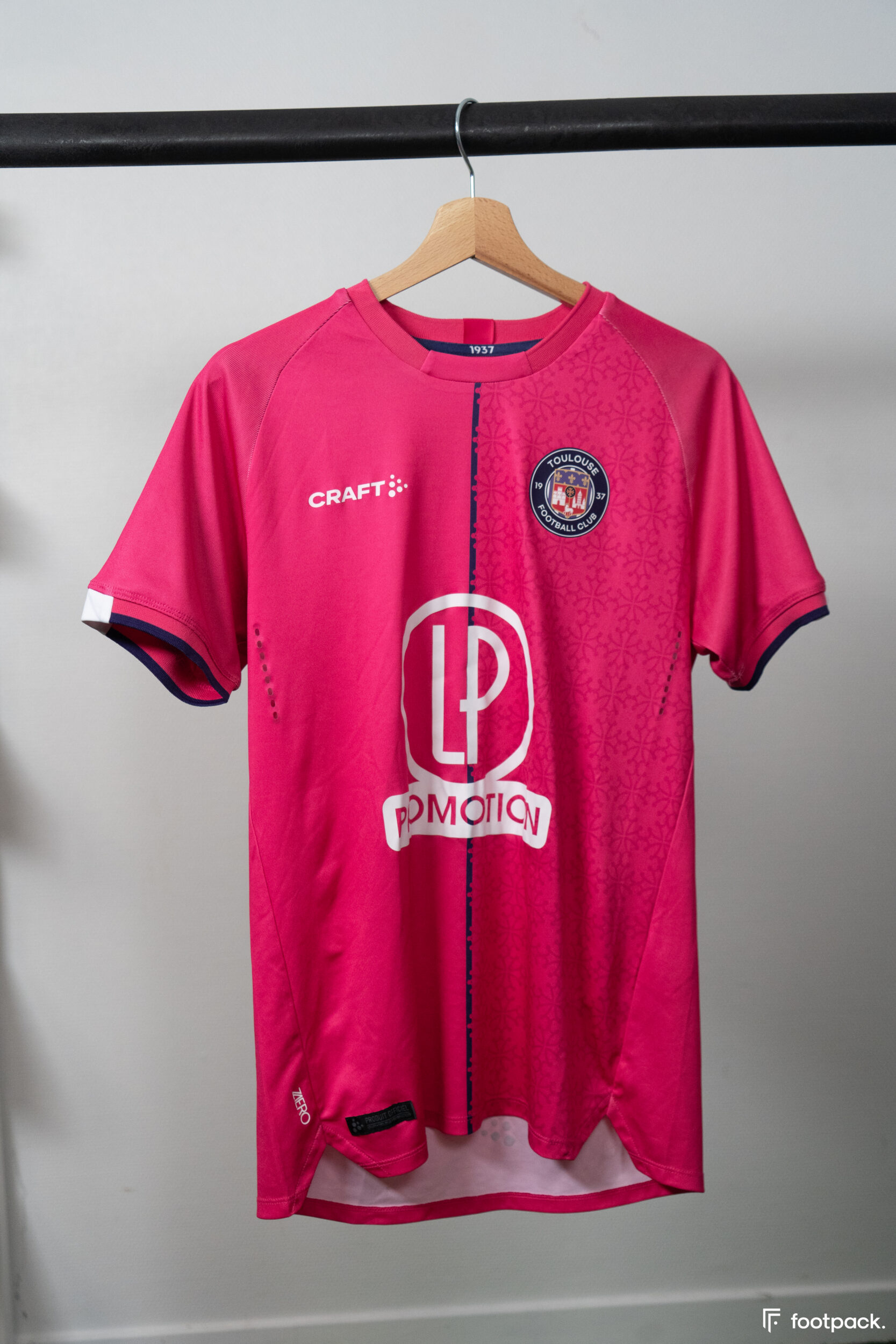Les maillots du TFC (Toulouse FC) 2021-2022 dévoilés par Craft