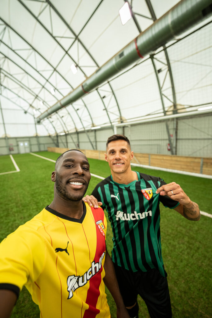 Les maillots du RC Lens 2021-2022 présentés par PUMA - footpack.