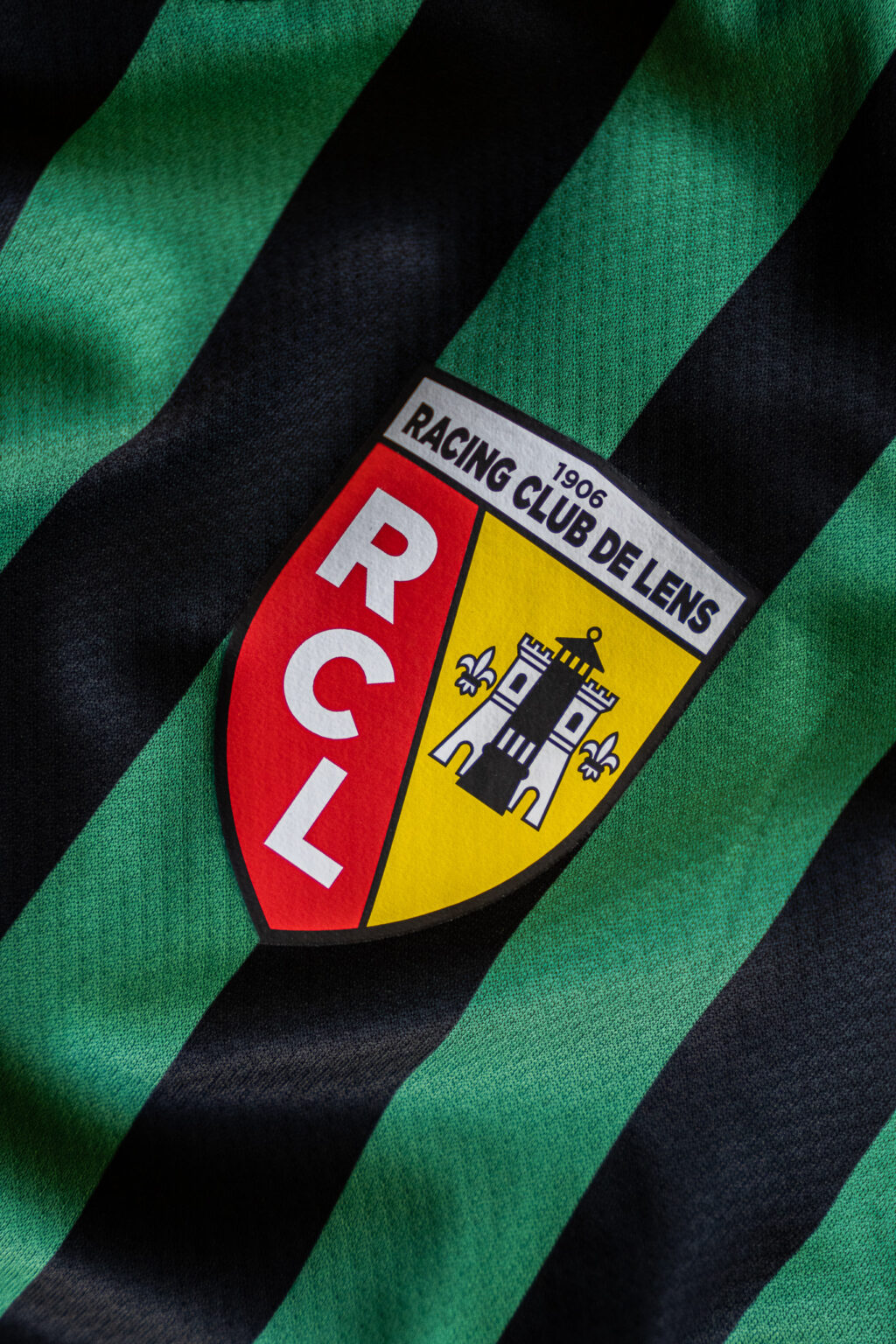 Les maillots du RC Lens 2021-2022 présentés par PUMA - footpack.