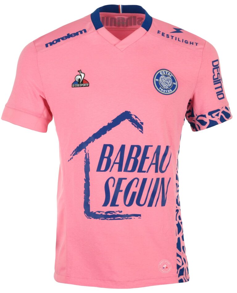 Du rose pour le maillot third de l'ESTAC 2021-2022 - footpack.