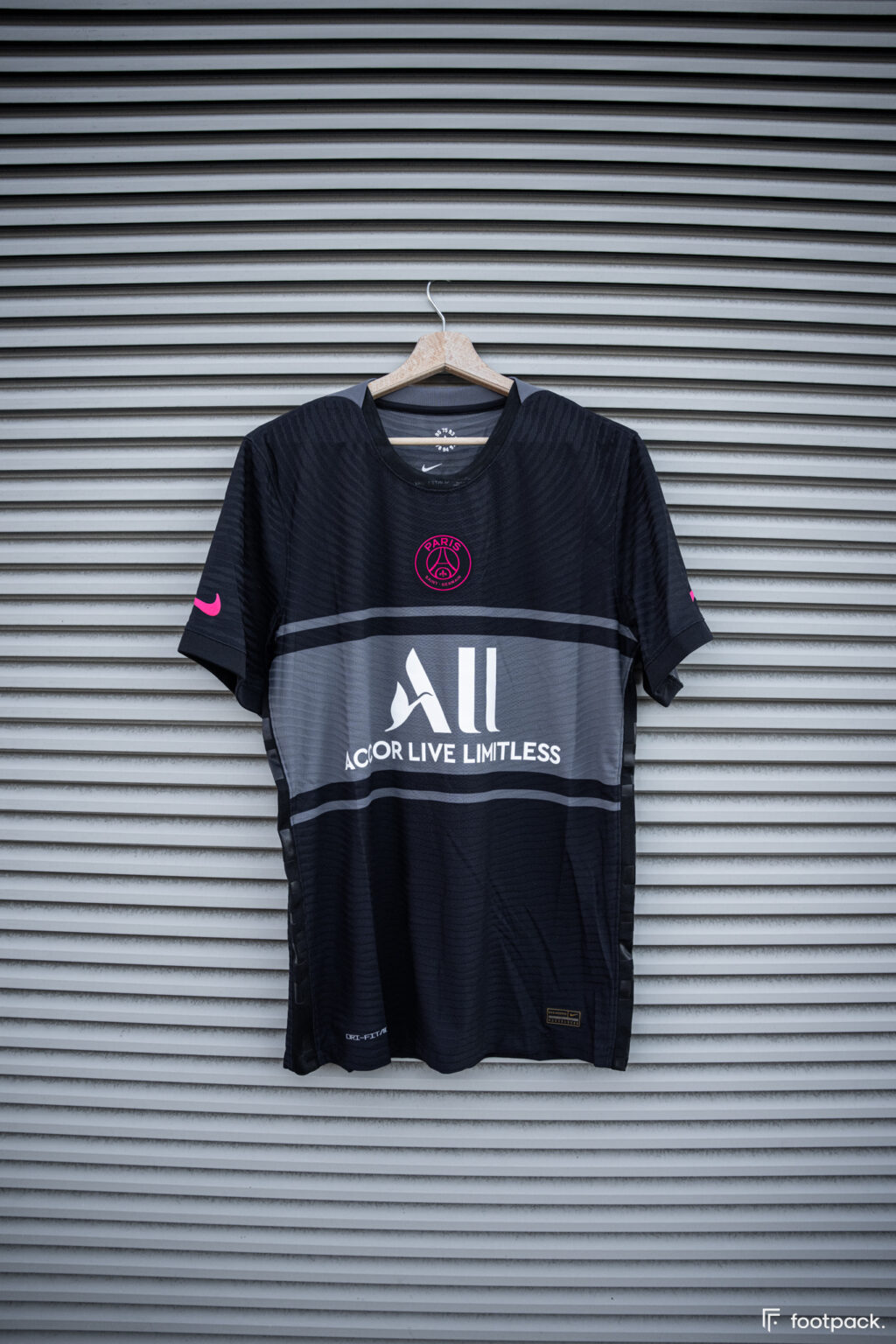 Du gris pour le nouveau maillot third du PSG - footpack.