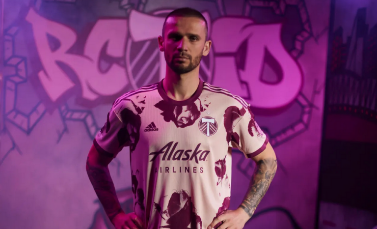 Un maillot paré de roses pour les Portland Timbers