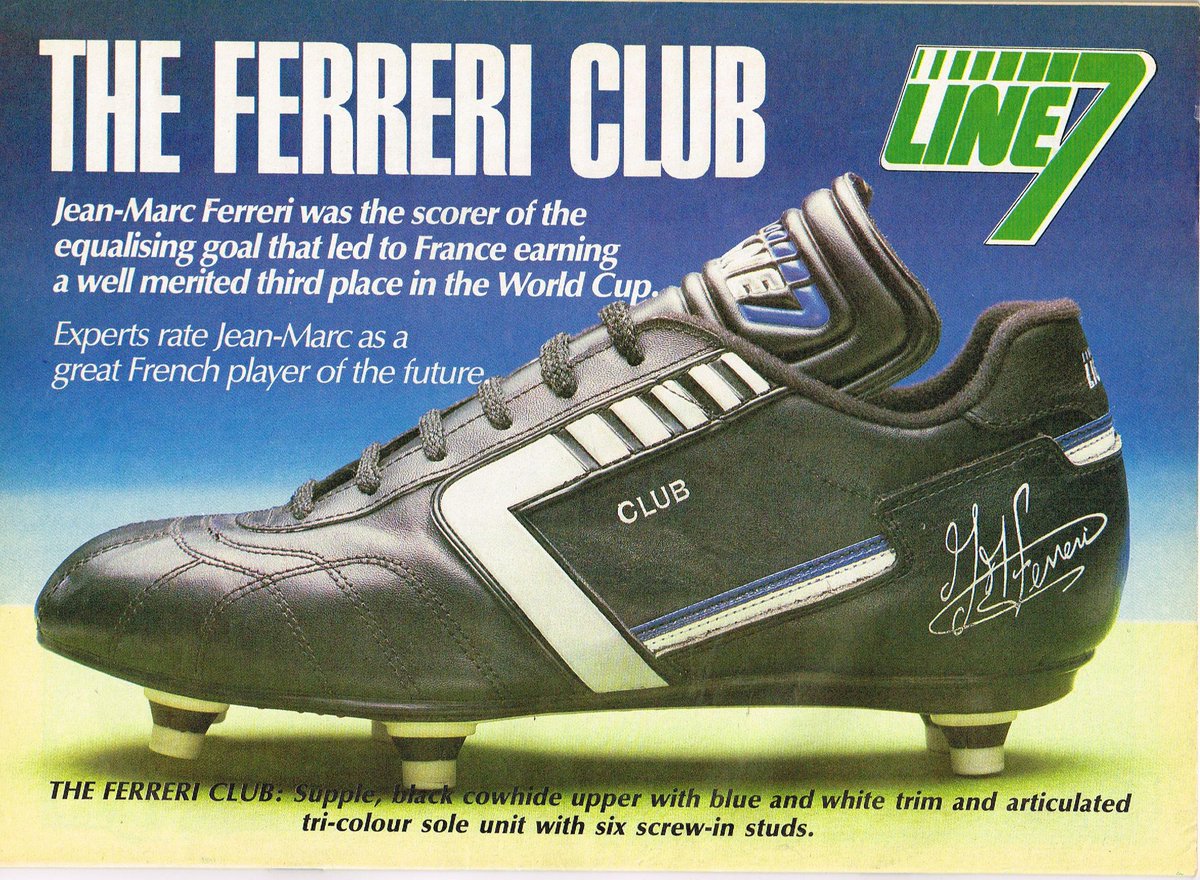 Quand Zinédine Zidane portait des crampons Asics et Line7