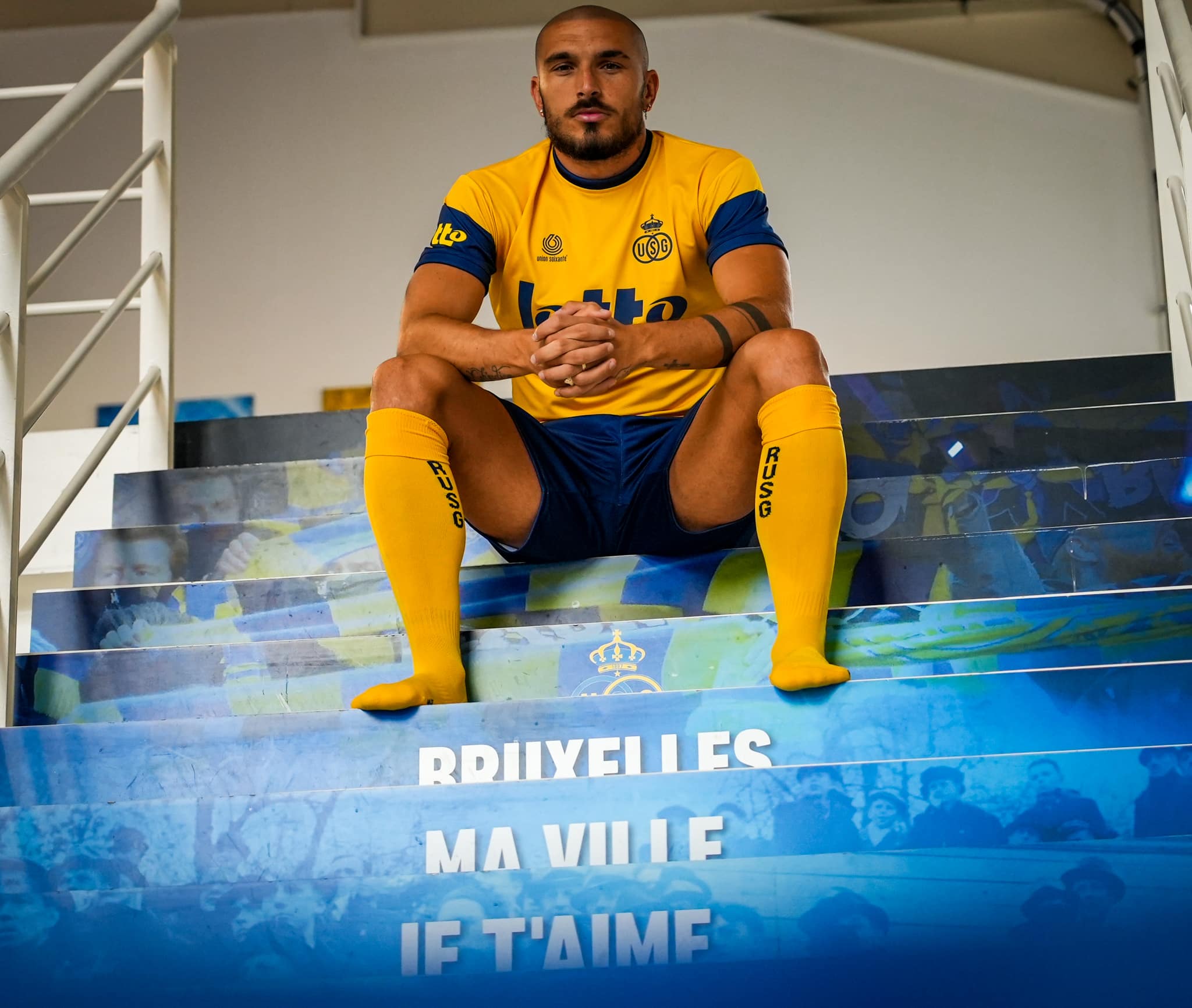 L'Union Saint-Gilloise dévoile un maillot réalisé en interne