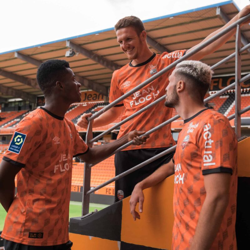 Maillot de Lorient : Umbro dévoile la tenue 2022-2023 à domicile