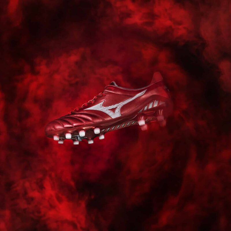 Passion Red : le nouveau pack de couleur de Mizuno - footpack.