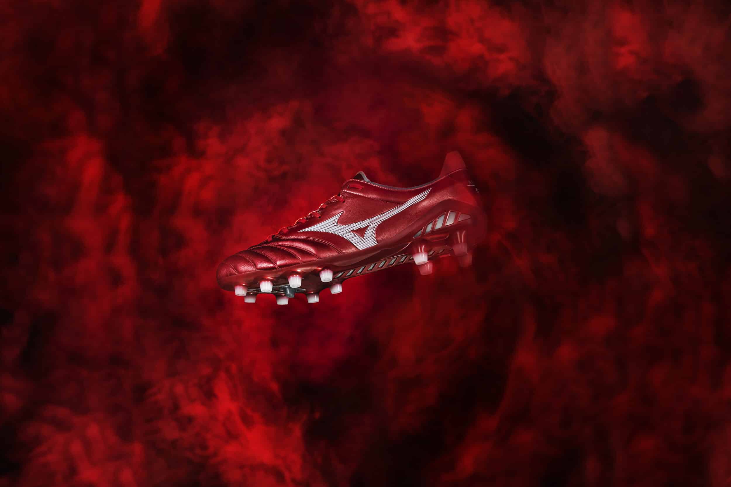 Passion Red : le nouveau pack de couleur de Mizuno - footpack.