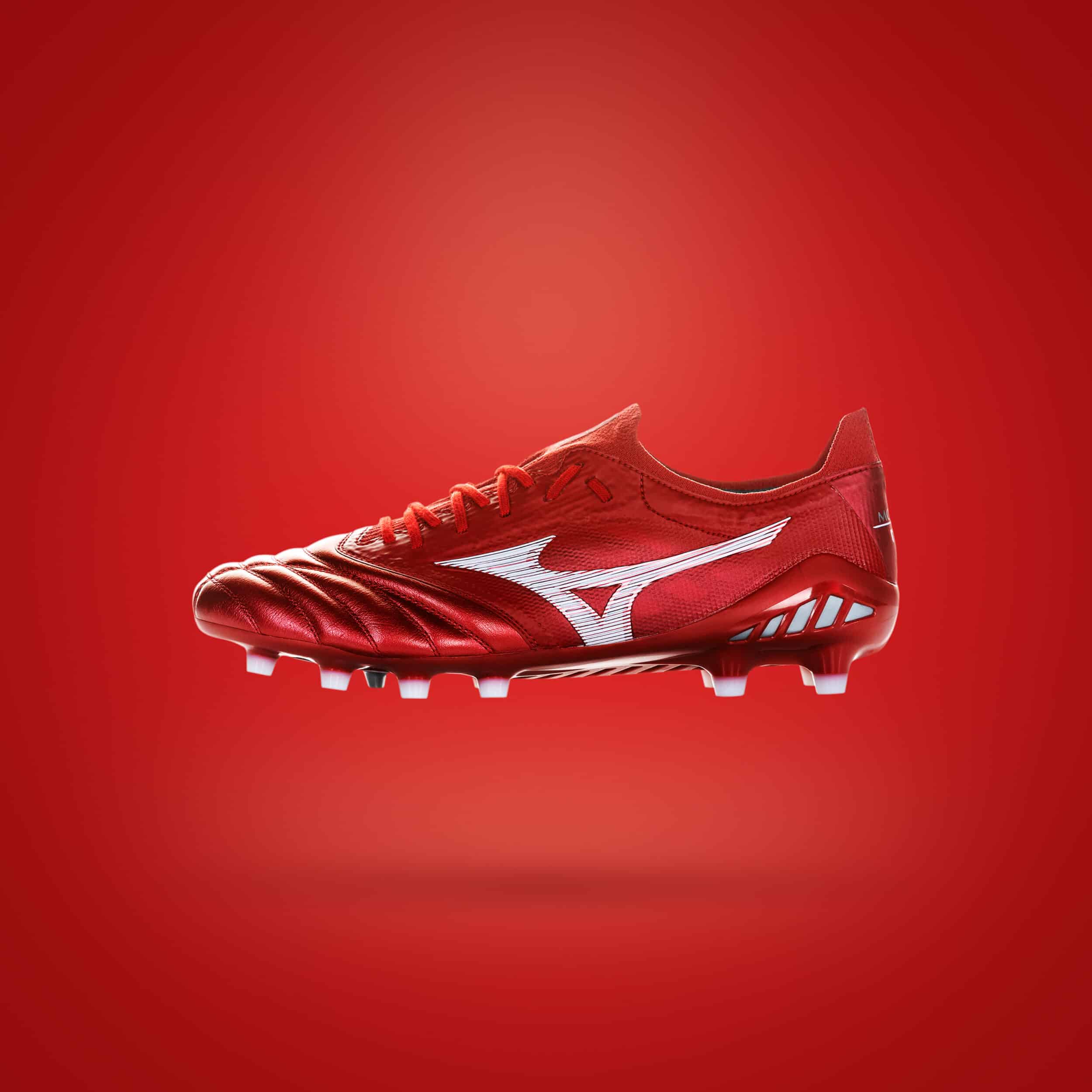 Passion Red : le nouveau pack de couleur de Mizuno - footpack.