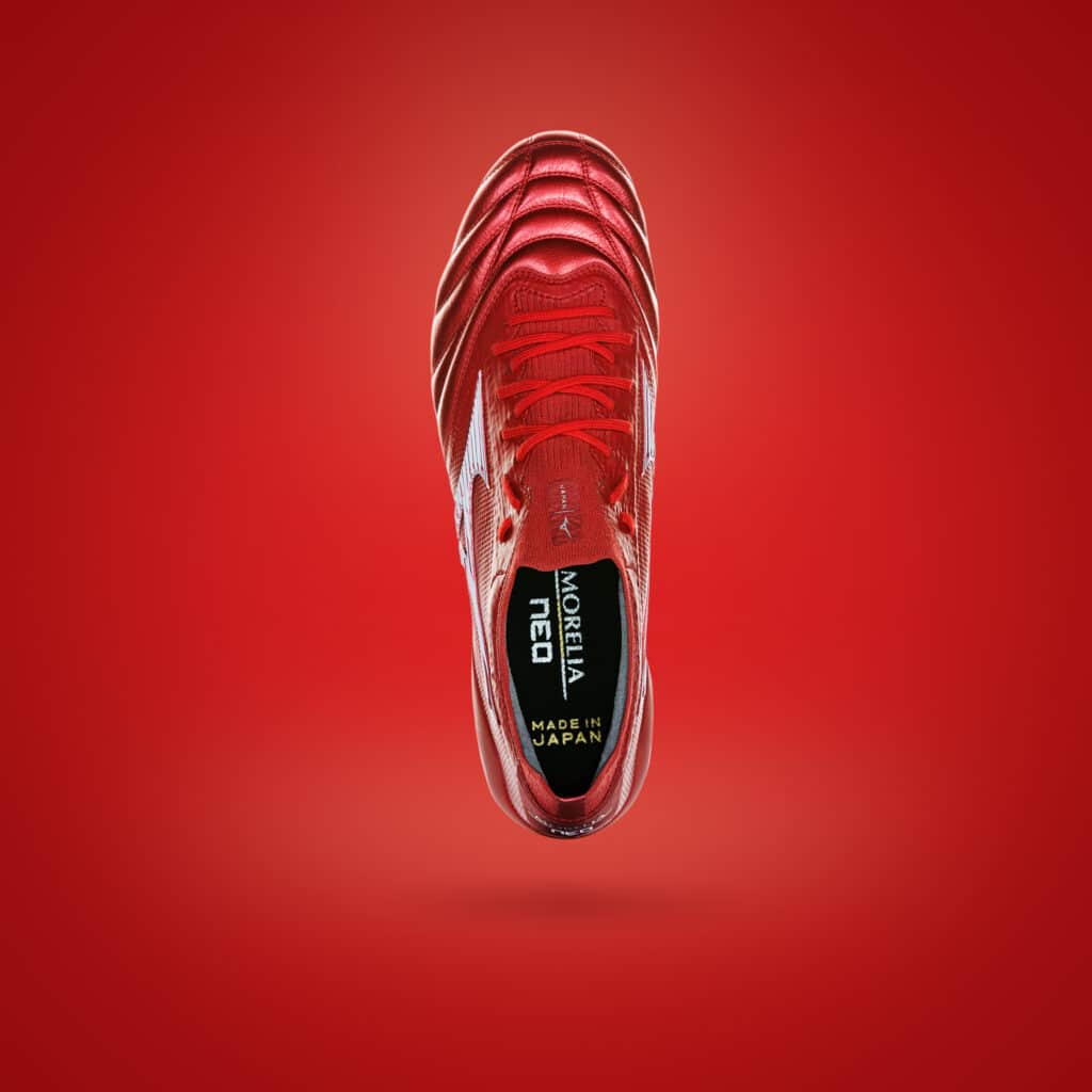 Passion Red : le nouveau pack de couleur de Mizuno - footpack.