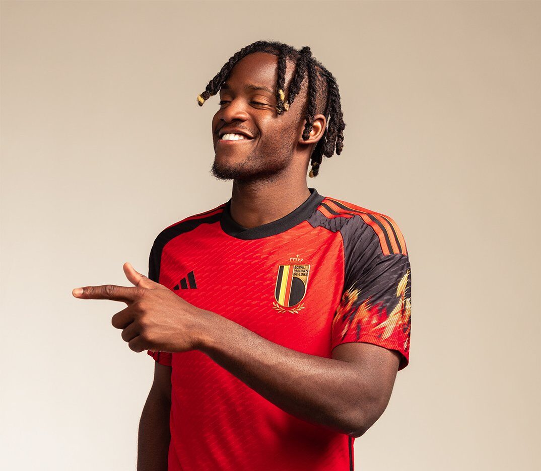 Les maillots qui ont enflammé les terrains de football - footpack.