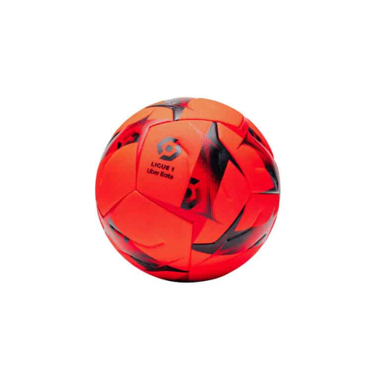 Le ballon "hiver" de la Ligue 1, dévoilé par Kipsta
