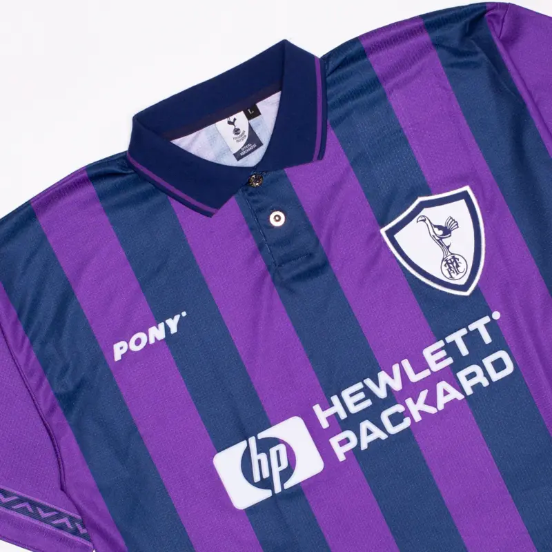 Tottenham : PONY réédite des maillots des années 90