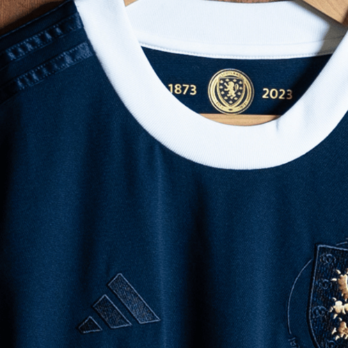 Un maillot de la Belgique en hommage à Tintin