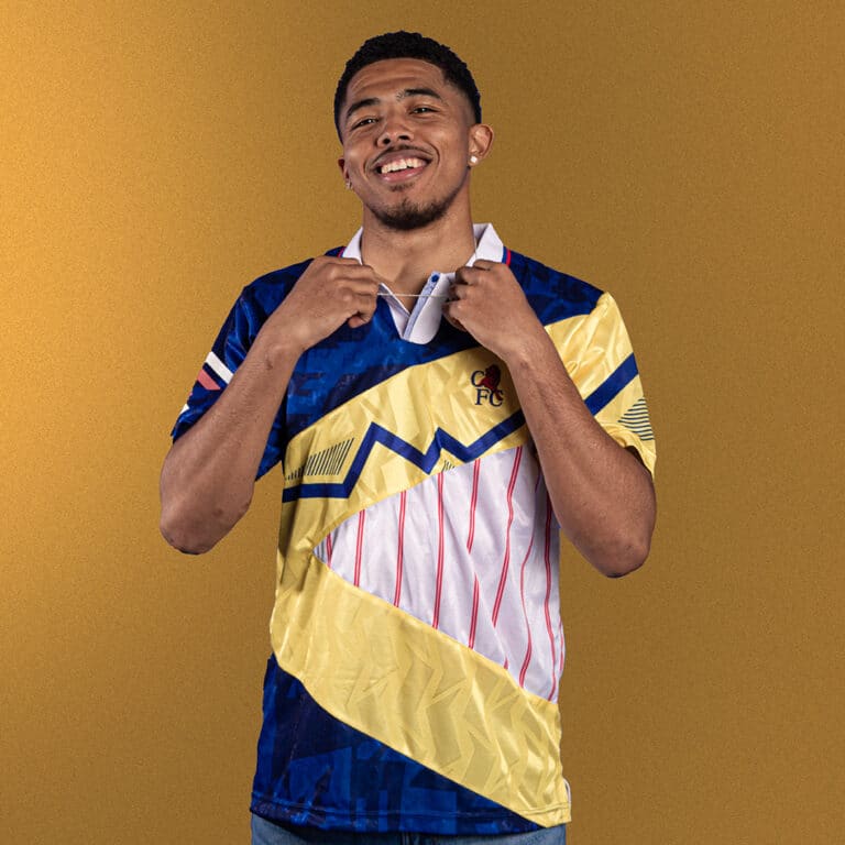 Chelsea présente deux nouveaux maillots pour sa gamme rétro