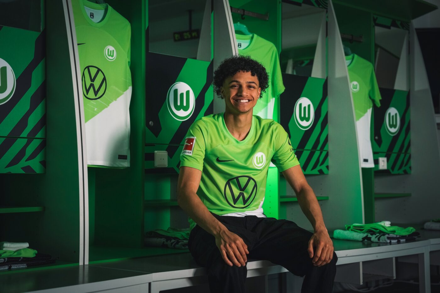 Wolfsburg dévoile ses nouveaux maillots pour la saison 2023-2024