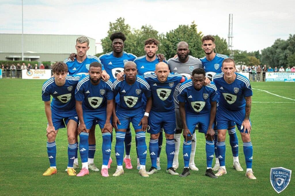 Maillot Bastia : le drapeau corse s'invite sur le maillot amical