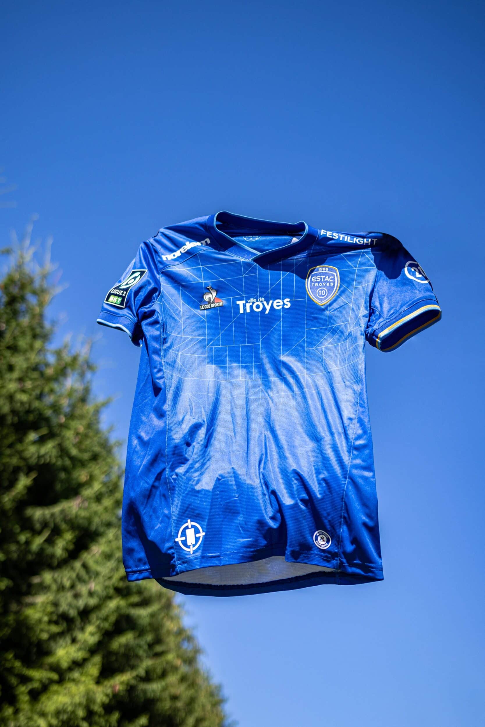 Ligue 2 : tous les maillots de la saison 2023-2024