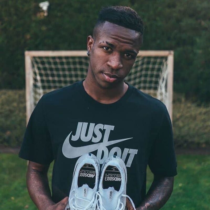 Vinicius Jr : ses crampons et ses maillots