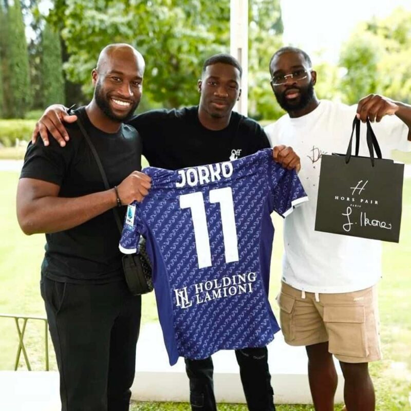 Le flocage insolite de Jonathan Ikoné