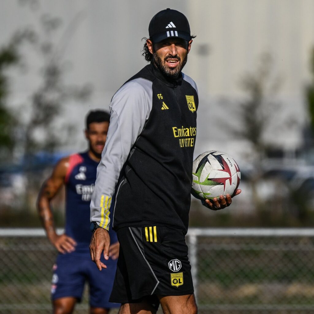 L'OL change le logo sur la veste de son staff