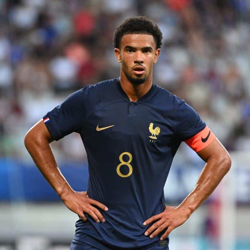 Zaire Emery : ses crampons et ses maillots