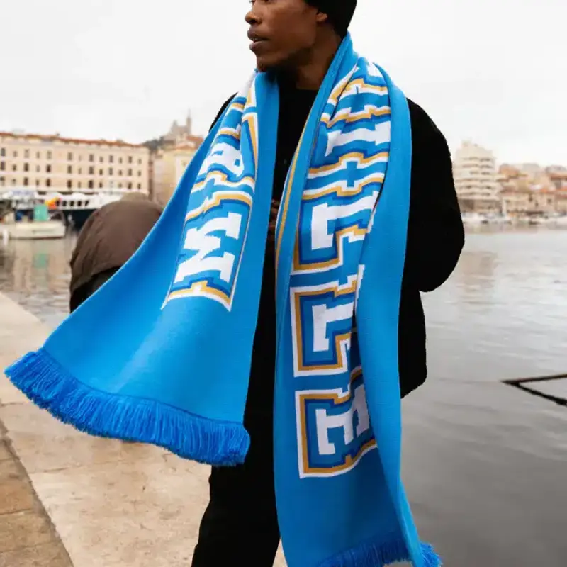 Cent-Quarante : les écharpes de foot géantes pour l'hiver