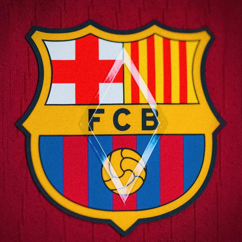 Pourquoi y a-t-il un losange sur l'écusson du FC Barcelone