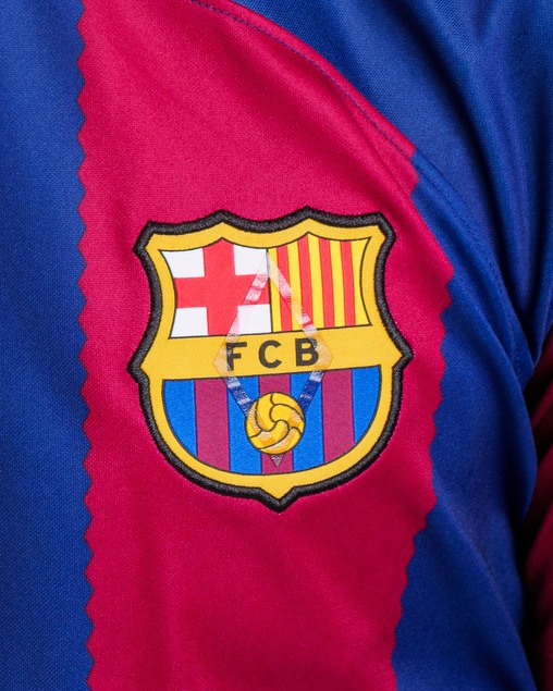 Pourquoi y a-t-il un losange sur l'écusson du FC Barcelone