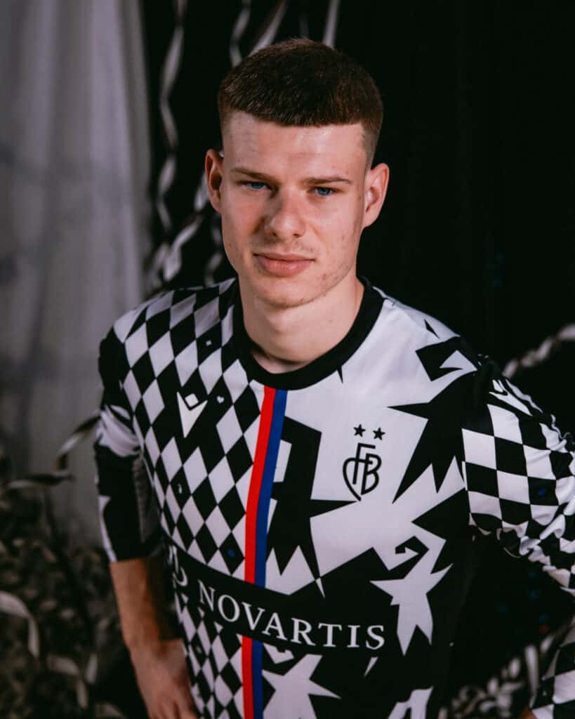 Le maillot complètement fou du FC Bâle pour le carnaval local