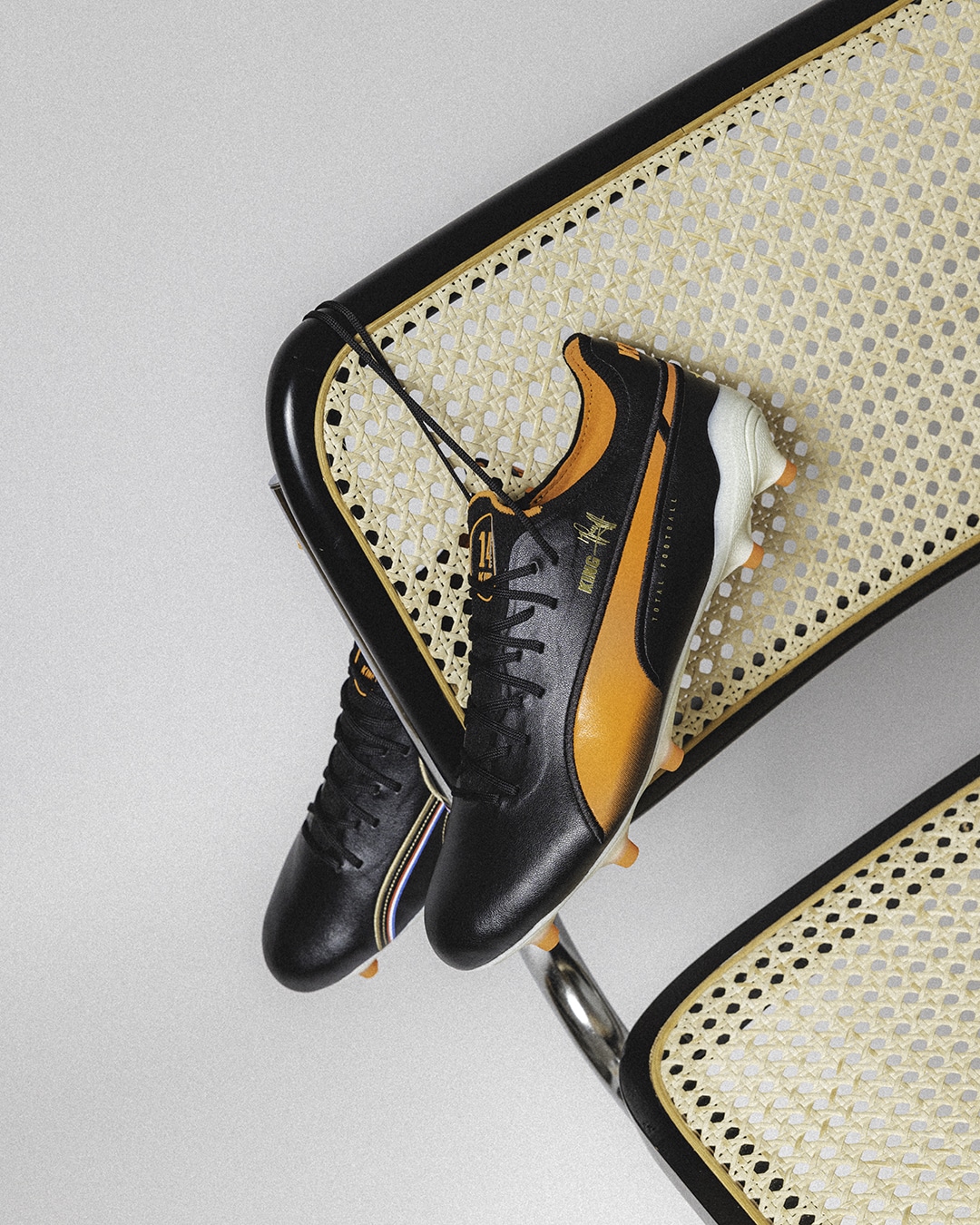 PUMA rend hommage à Cruyff et Pelé avec sa King