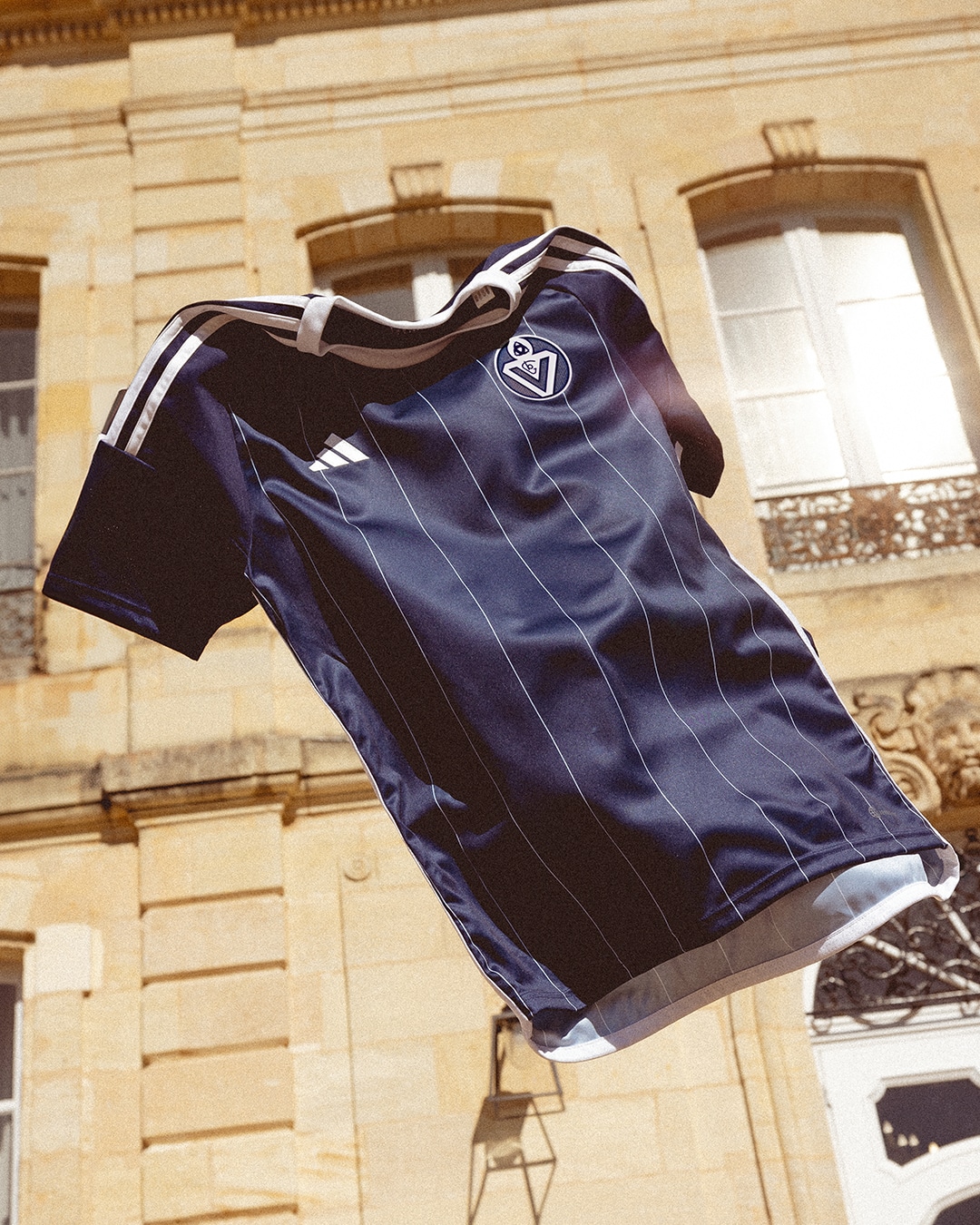 Maillot Bordeaux : les Girondins ressortent le maillot du titre de 84