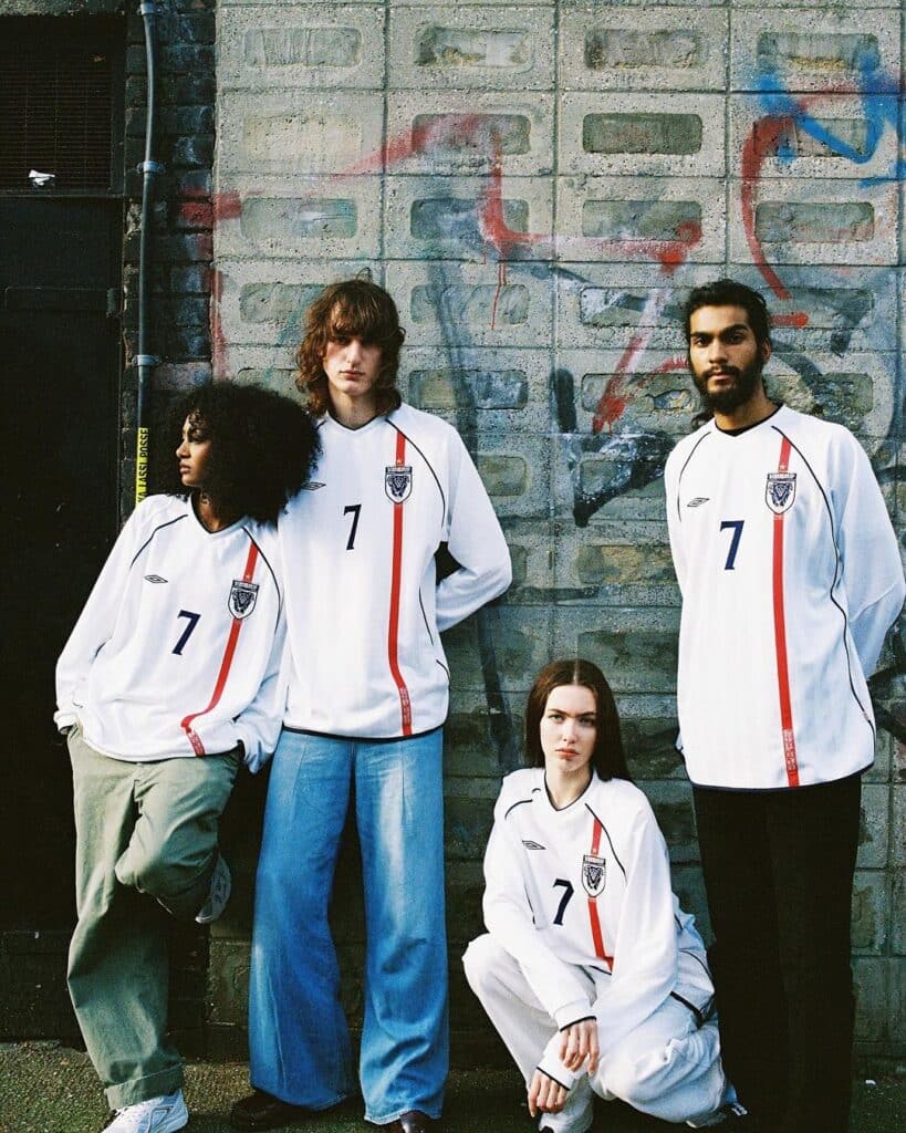 Umbro réédite ses maillots mythiques avec Over the pitch