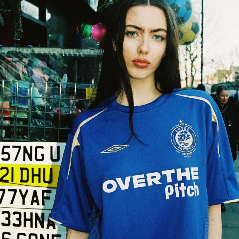 Umbro réédite ses maillots mythiques avec Over the pitch
