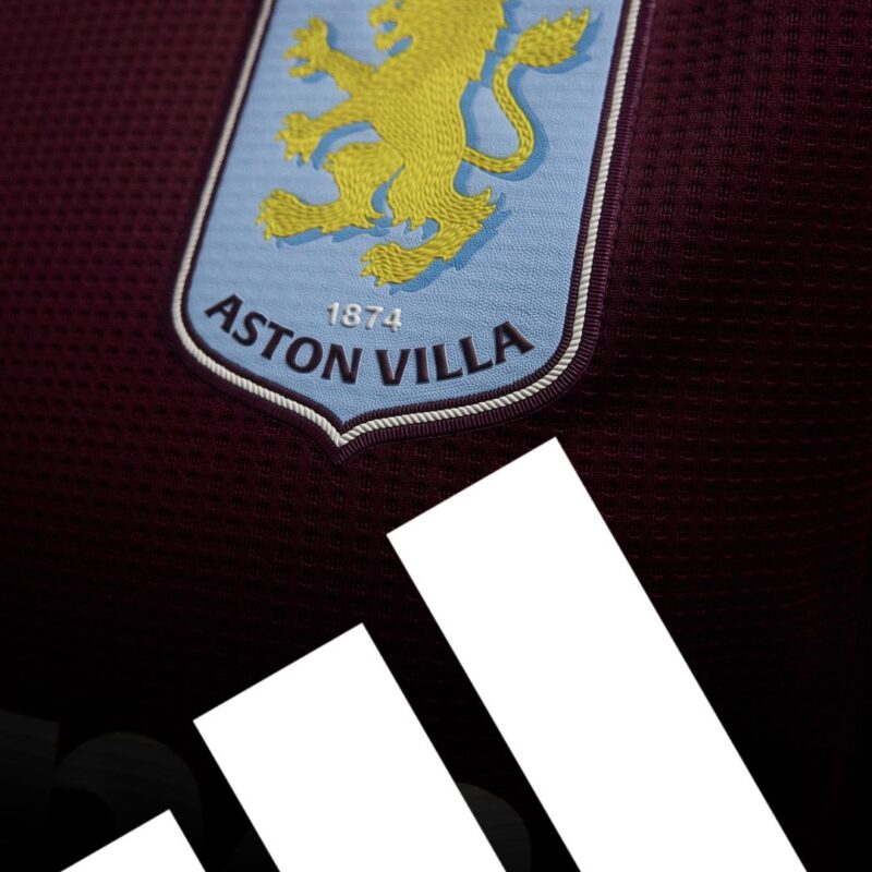 Aston Villa passe chez adidas - Officiel