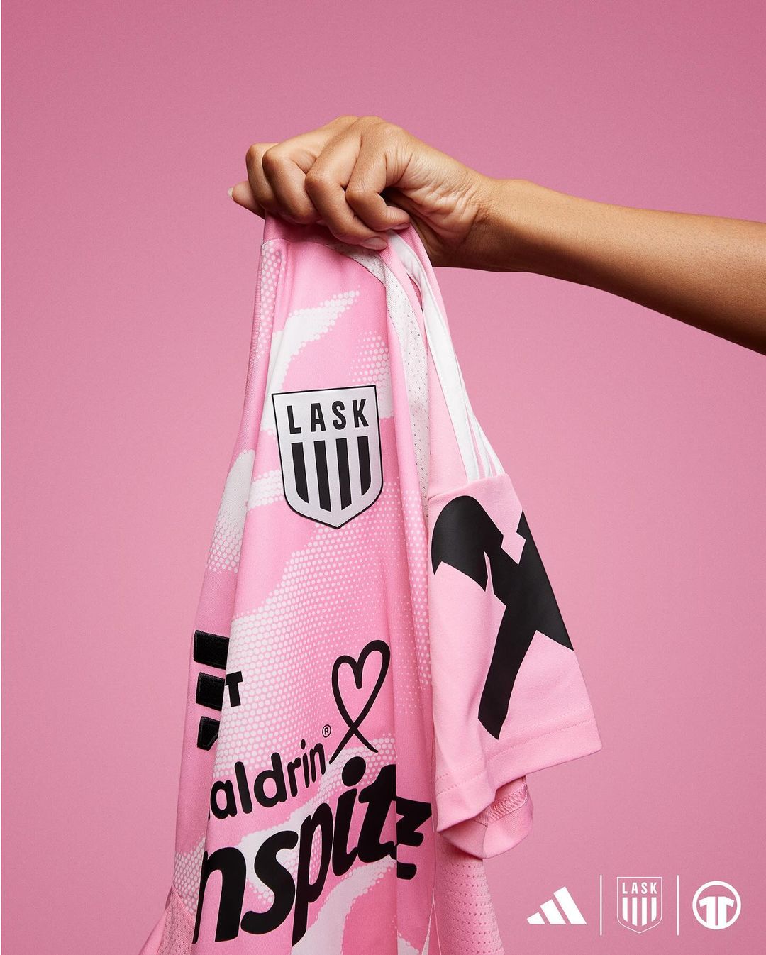 Maillot : Ce club a des maillots produits par ses sponsors