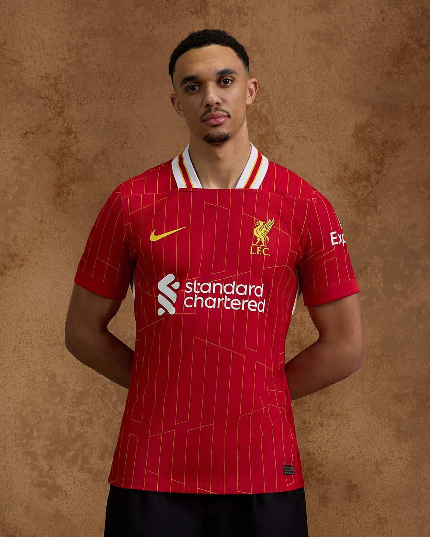 Liverpool dévoile son nouveau maillot 2024-2025 avec Nike